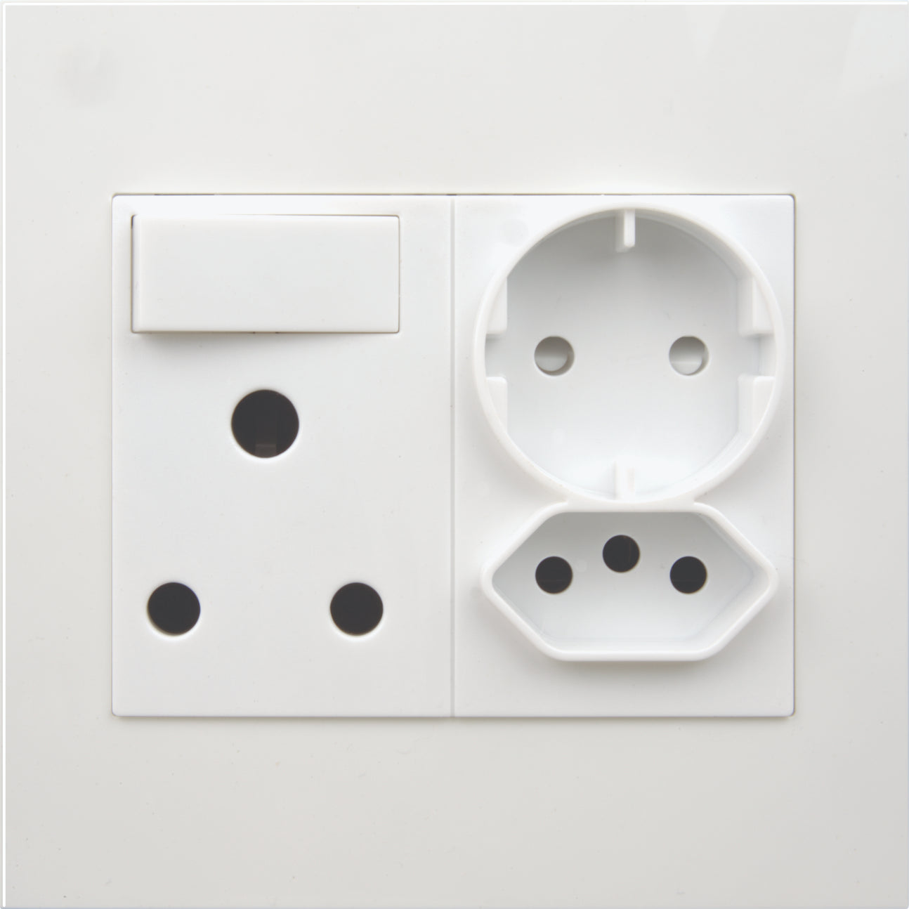 Flush Mounted SSO (1x16A 3PIN / 1 x 3PIN Euro Socket / 1 x Schuko Sock ...